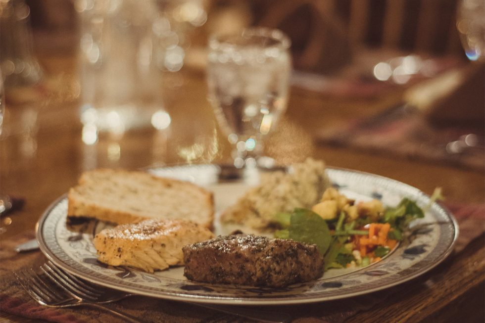 Bed and Breakfast Dining - Vee Bar Guest Ranch